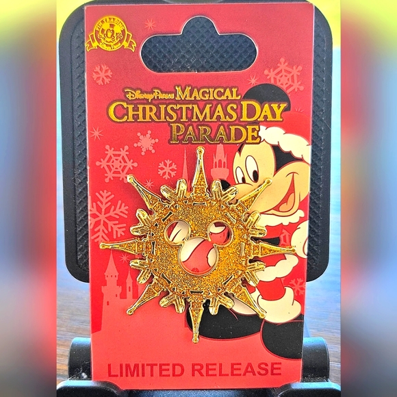 Disney | Other | Disney Parks 29 Magical Christmas Day Parade Pin ...